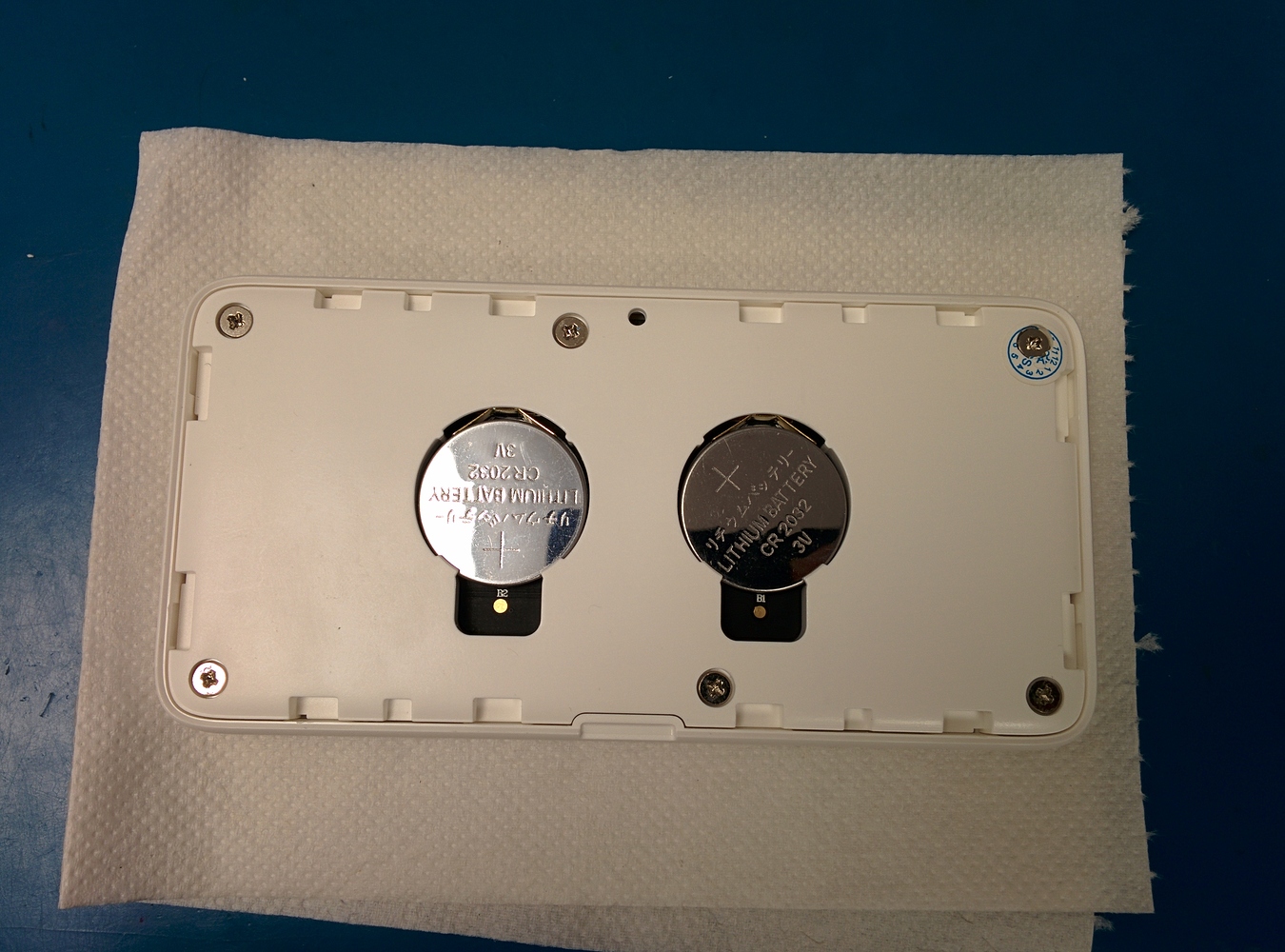 Xiaomi E-paper clock LYWSD02: WiFi NTP time sync using ESP8266 (hardware mod) - Share your ...