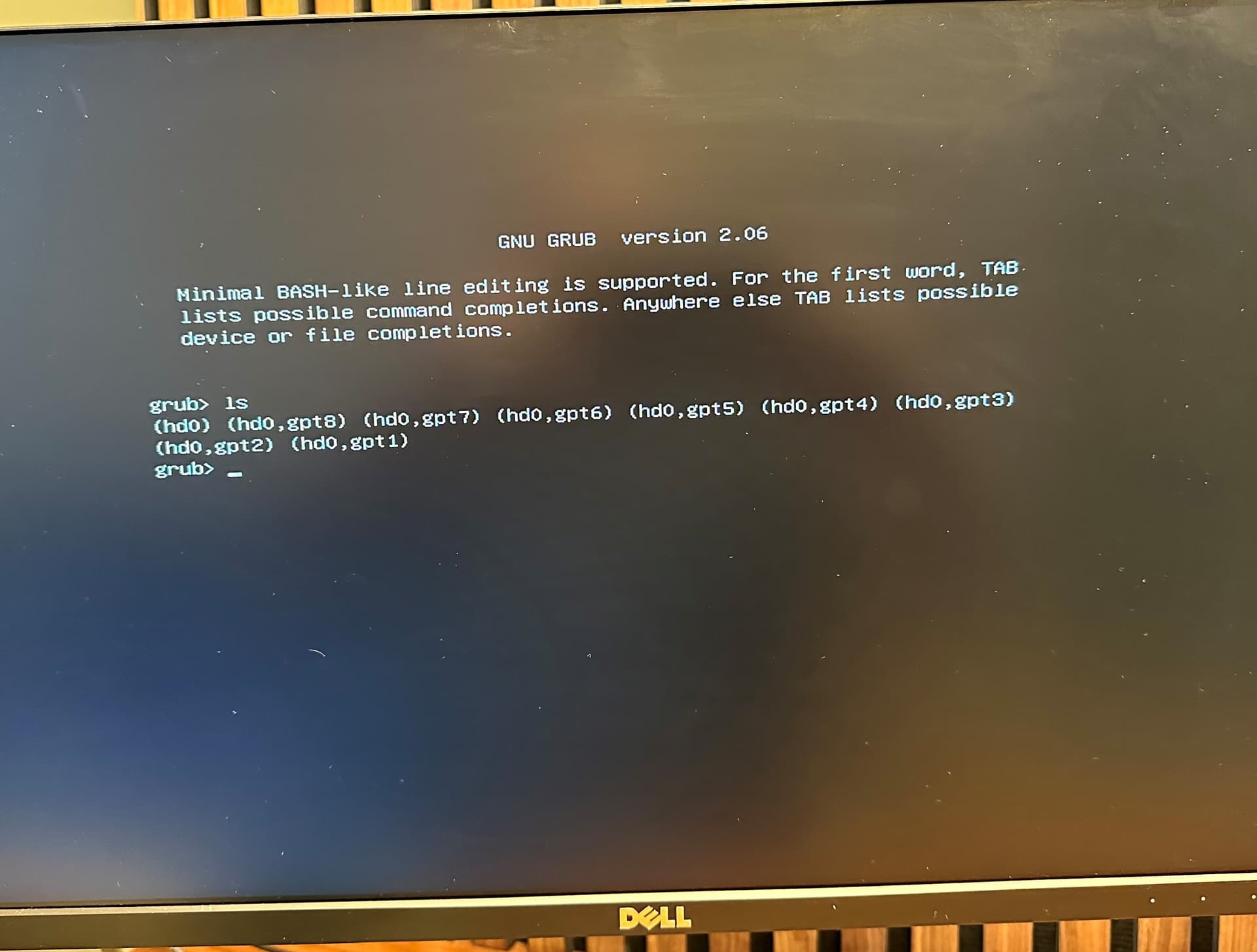 Stuck on GNU GRUB on boot - Installation - Home Assistant Community