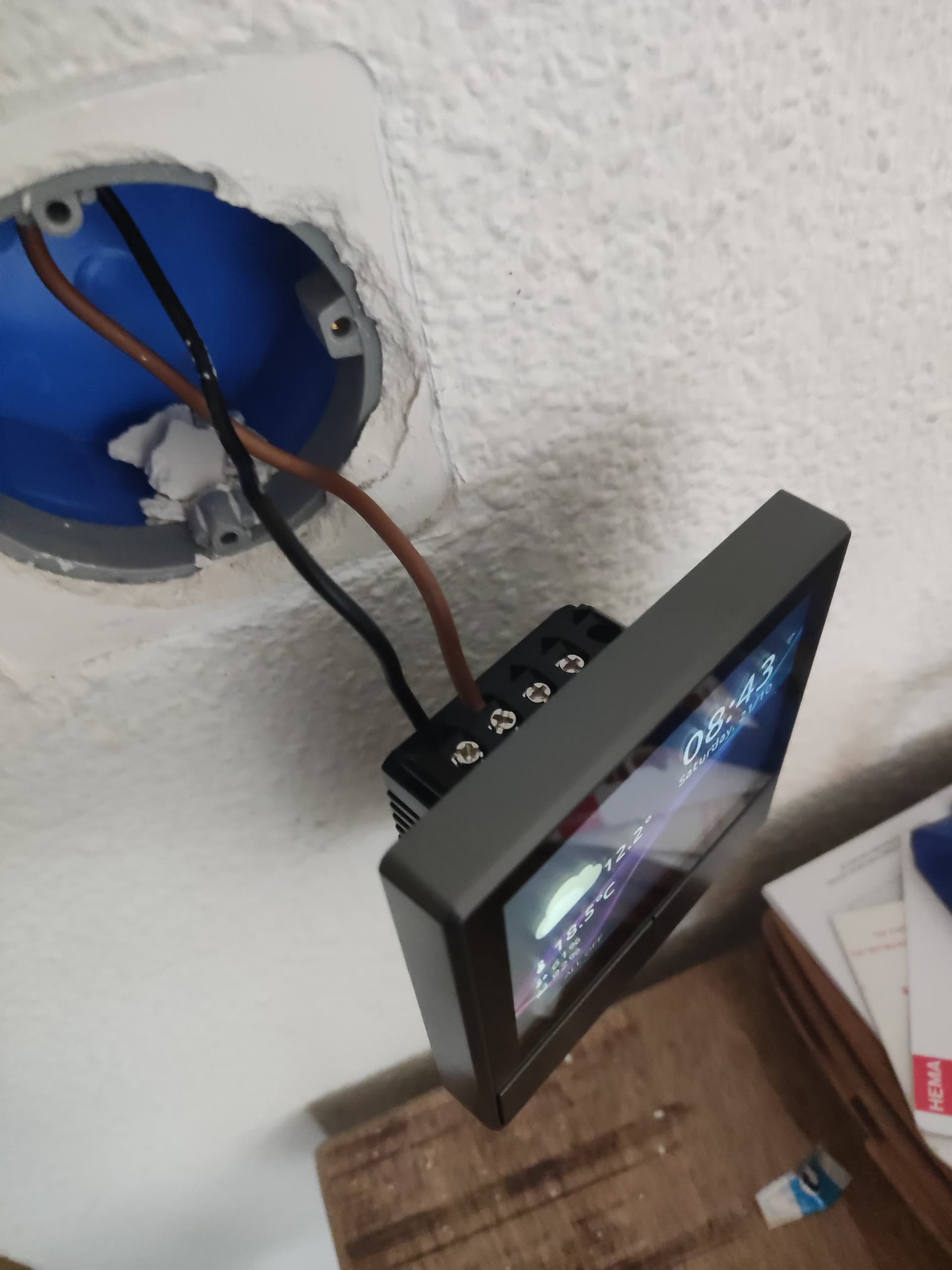 How do I use the physical switch on NSpanel, when there are only 2 ...