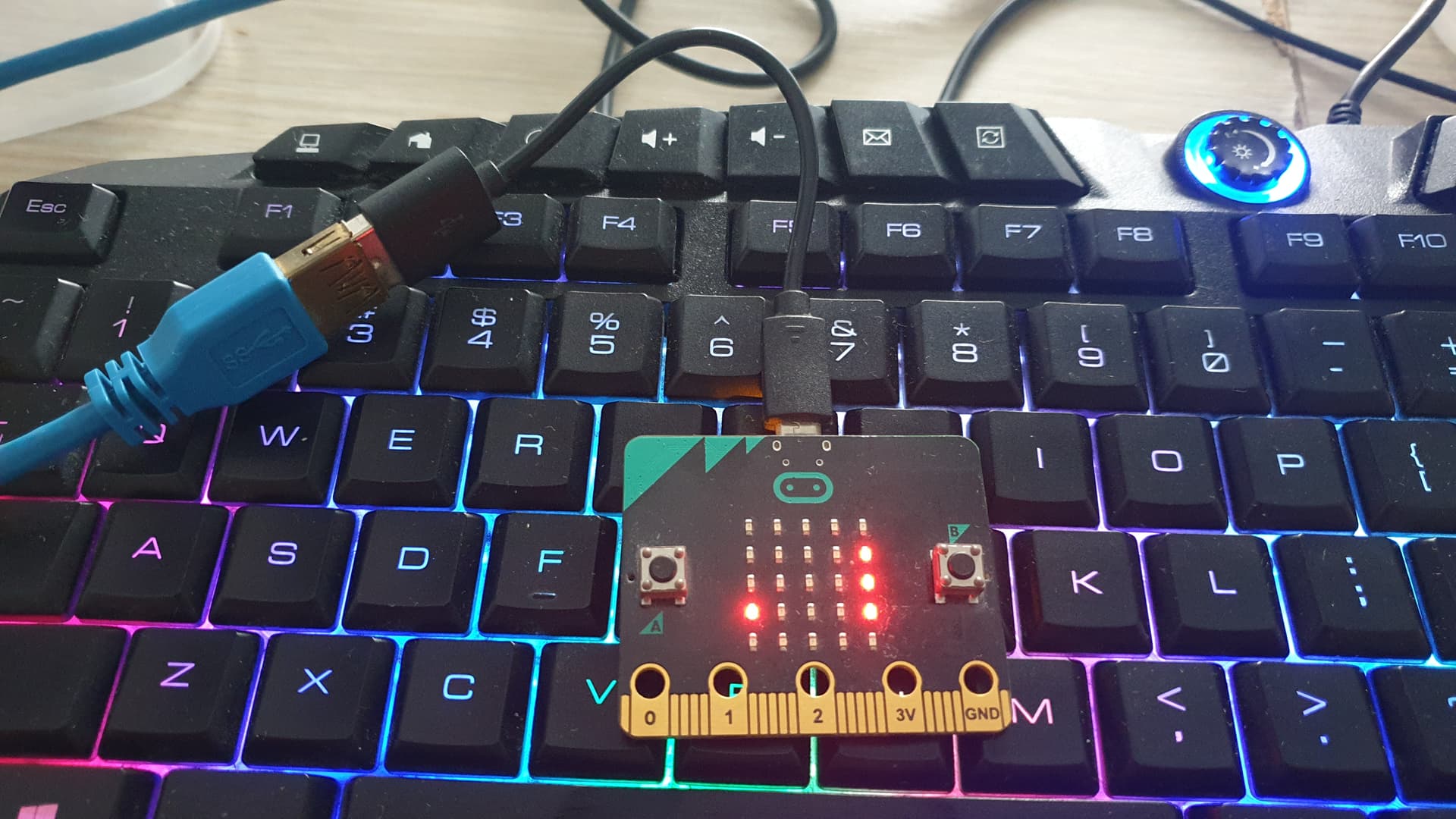 BBC-Micropython-envirobit multisensor - Share your Projects! - Home ...